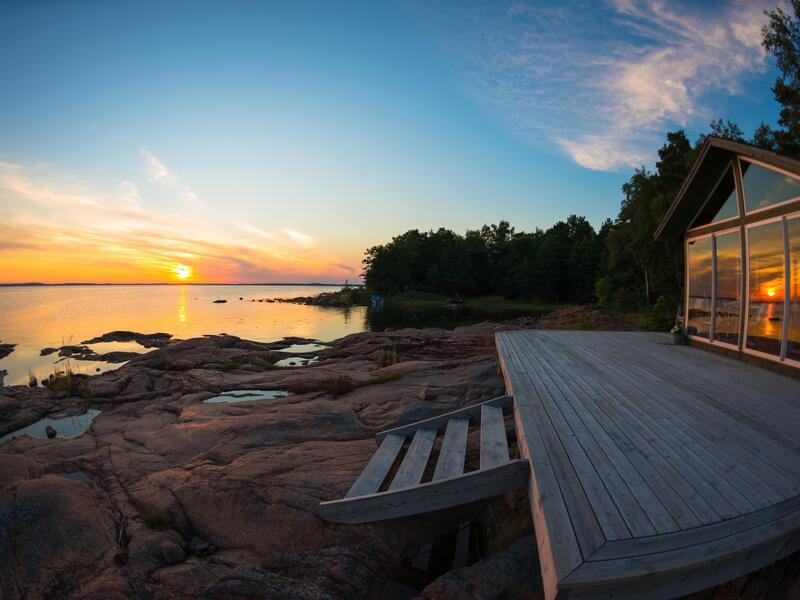Lapland's Midnight Sun & Polar Night – A Unique Natural Pheno