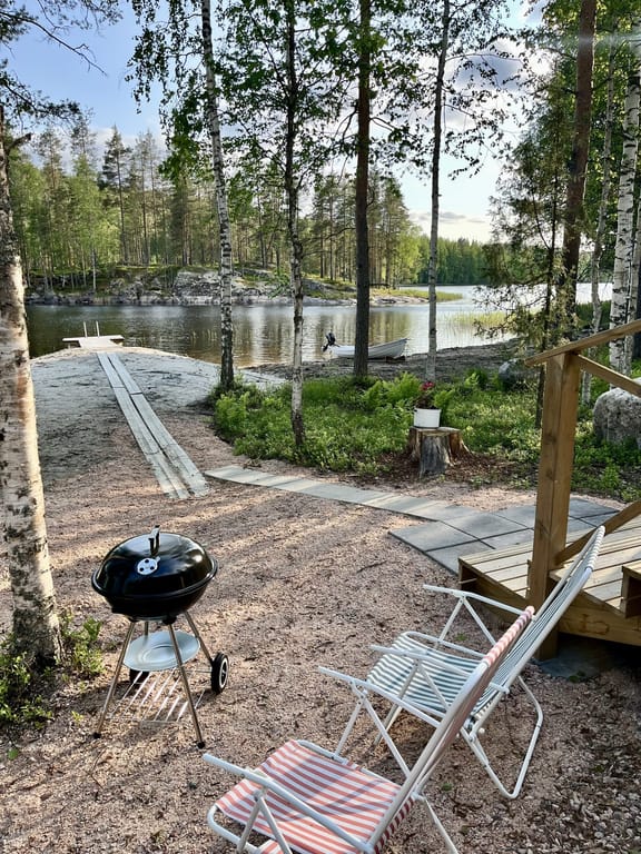 Vuokramökki - Villa Aurora, uusi mökki aivan rannan tu | Nettimökki